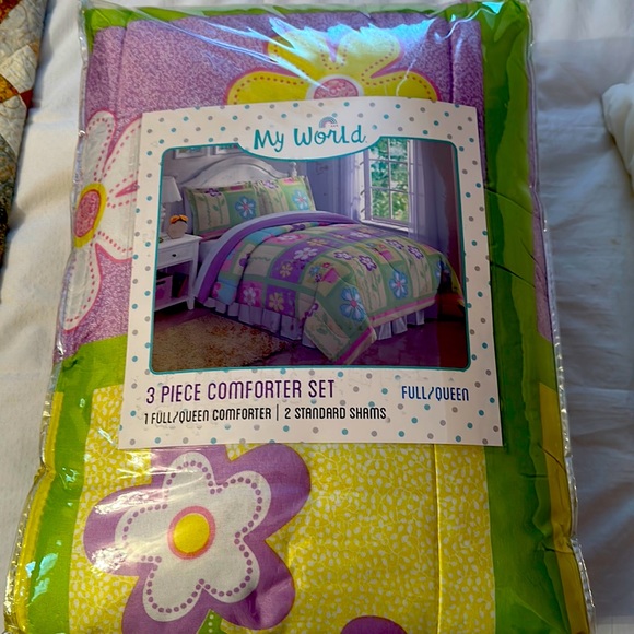 My World | Bedding | My World 3 Piece Comforter Set | Poshmark